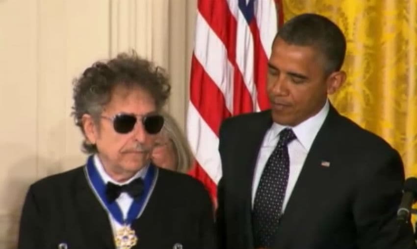 Bob Dylan recibe premio de Obama por su activismo social | Aristegui ...