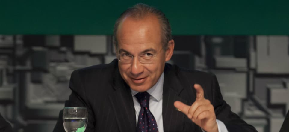Video: Calderón despide el sexenio cantando... a Silvio Rodríguez ...