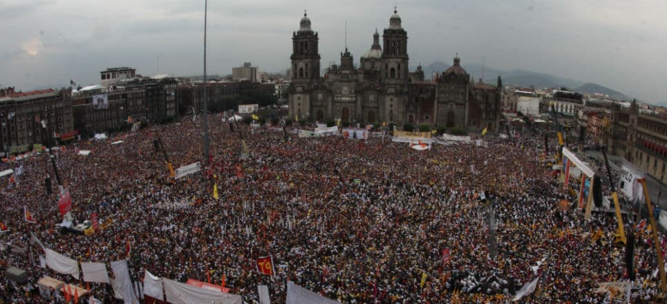 AMLO lleva su mitin al Zócalo capitalino, después de 3 intentos ...
