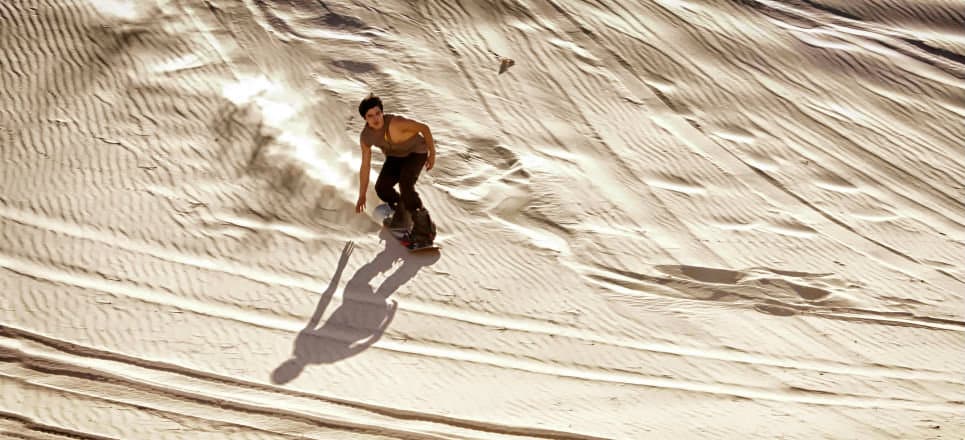 Sandboard en las dunas de Samalayuca | Aristegui Noticias