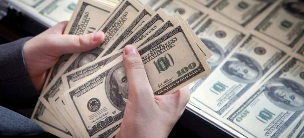 Dólar abre la semana en 18 pesos | Aristegui Noticias