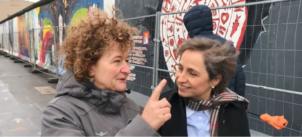 Recorriendo el muro de Berlín, con Ellen Häring y Aristegui (Video ...