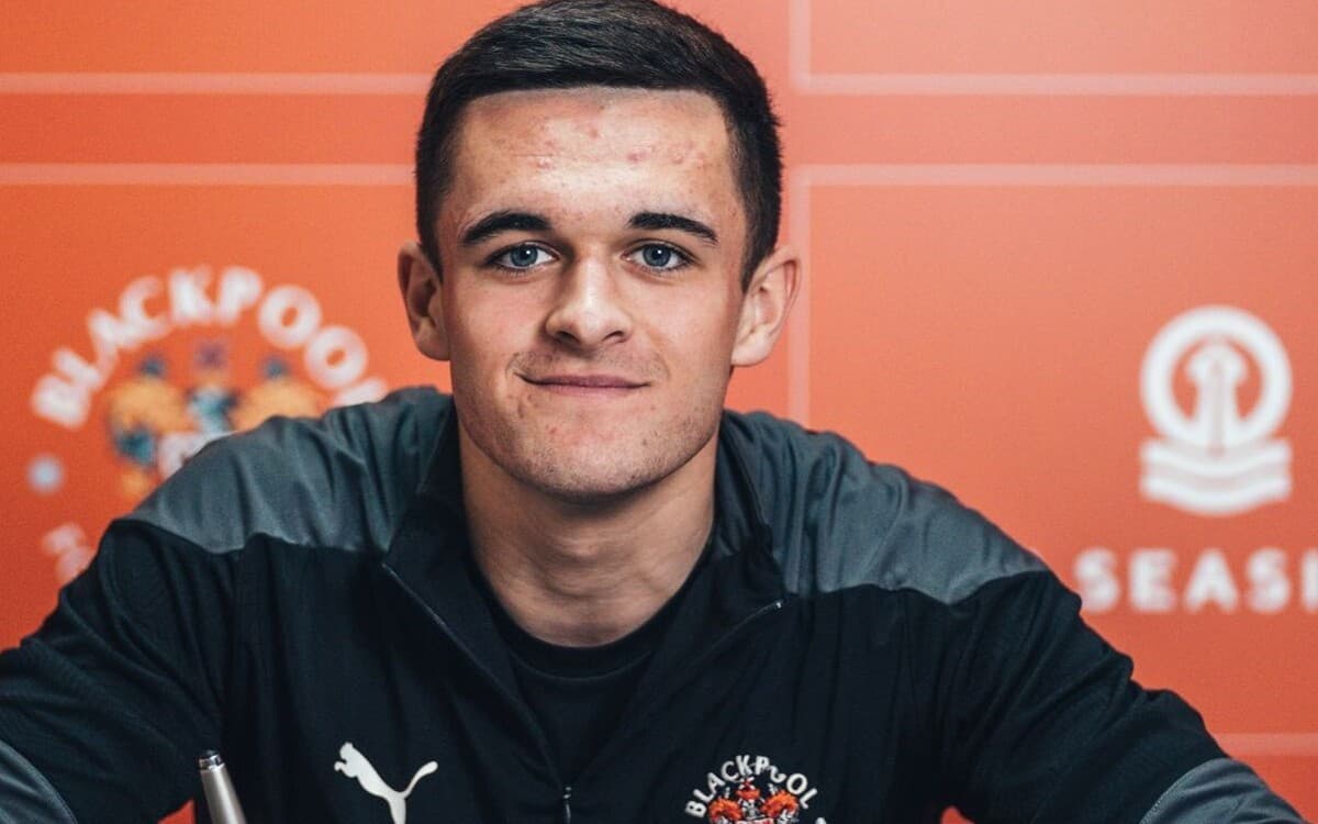 "He sabido toda mi vida que soy gay": Jake Daniels | Video | Aristegui ...