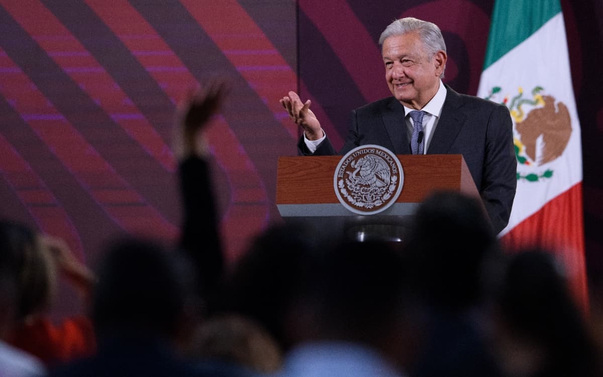 🔴 Conferencia de prensa de AMLO 11/04/2024 (En vivo) | Aristegui Noticias