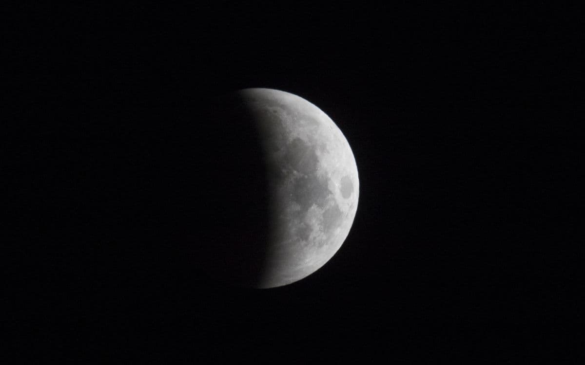 Fotos | Así se vio el eclipse lunar parcial | Aristegui Noticias